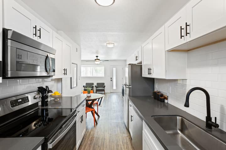 Nectar-1 Blk 2 Fashion Square en het nachtleven in de oude stad ...