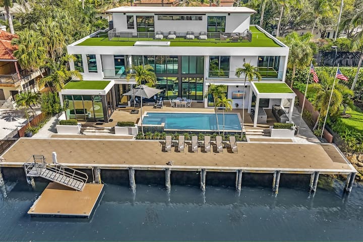 Coral Heaven | Las Olas Waterfront Estate | Dock - Fort Lauderdale