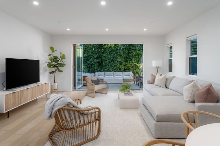 Incredible Newly Styled Single Family Beach Home - SeaWorld San Diego, San Diego