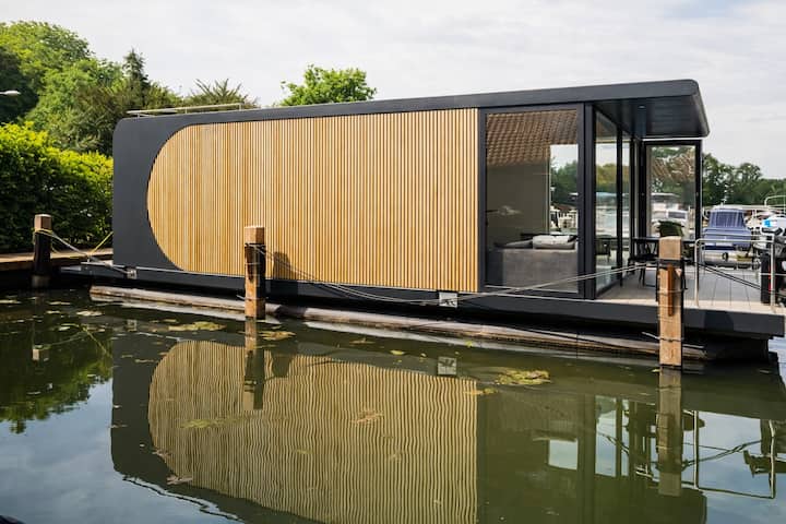 Houseboats Lemmer | Luxe Overnachten Op Het Water - Lemmer