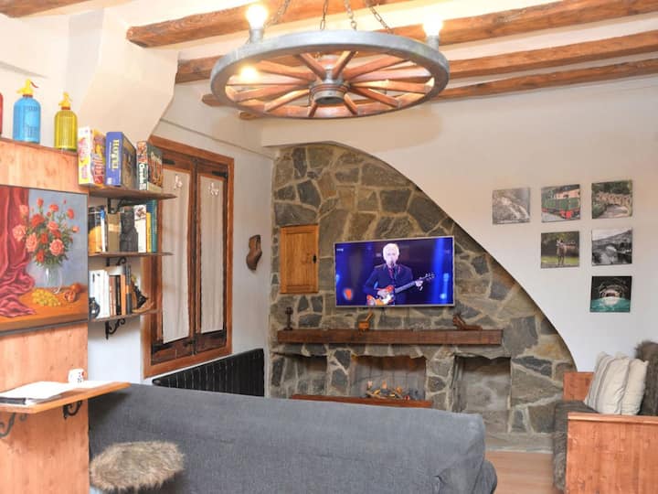 Rustikal-moderne Wohnung Für 6 Personen - Pobla De - Bagà