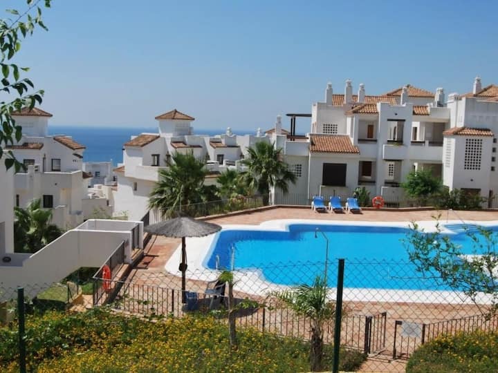 Helle, Modernisierte Wohnung Mit Mehreren Pools - Sotogrande