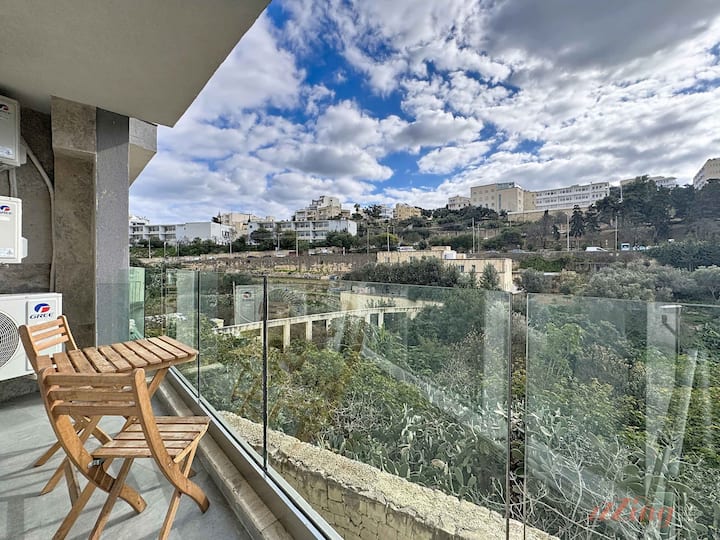 Valley View Pool Apartment In St Julians - Malte