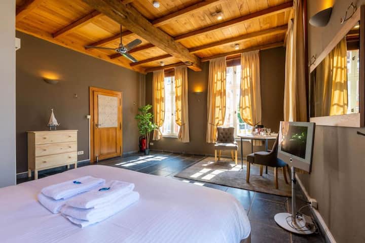 Historic Comfort & Place In Charming Damme - Brujas