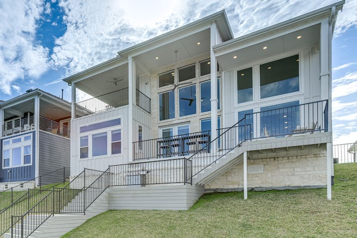 Lake Conroe Oasis: Chef's Kitchen & Boat Dock - Conroe, TX