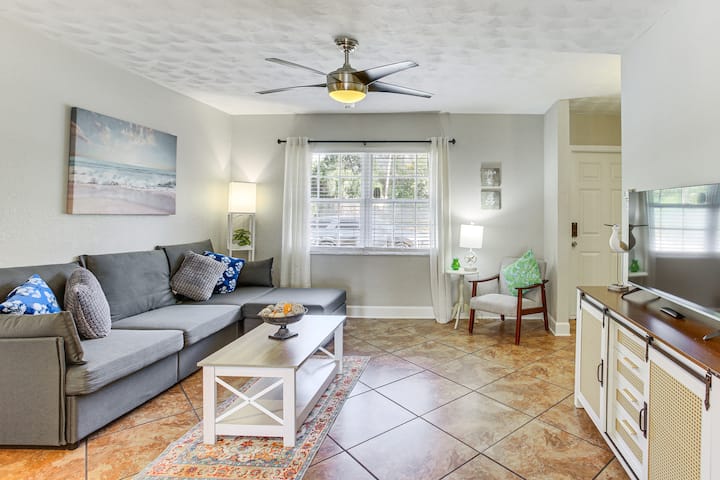 5 Mi To Beach: Port Charlotte Family Home W/ Yard - Port Charlotte, FL