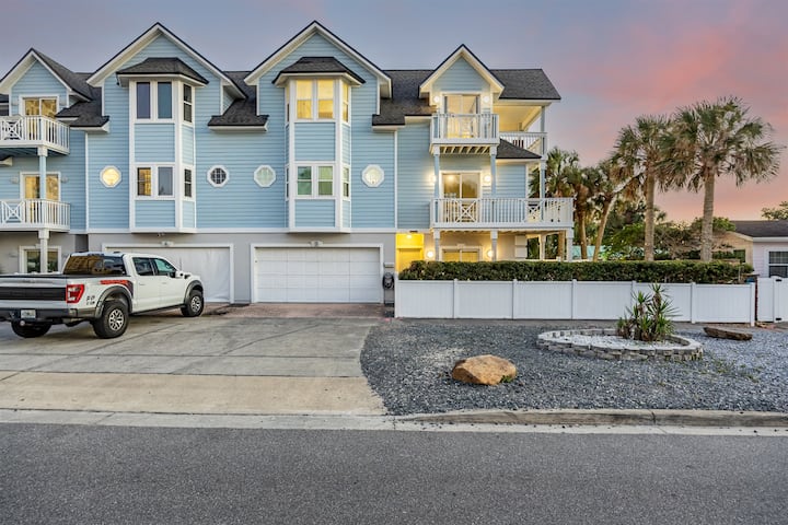 Steps To Beach & Ocean View | Good Morning Rentals - Jacksonville Beach, FL