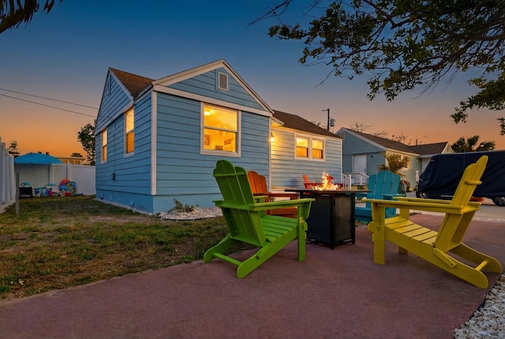 Private Cottage | Steps To Madeira Beach + Firepit - Madeira Beach, FL