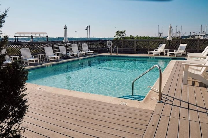Greenport Harbor Stay | Pool. Free Breakfast. Bike - Greenport, NY