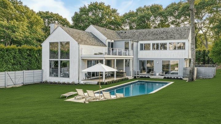 Modern Sag Harbor Retreat - Sag Harbor, NY
