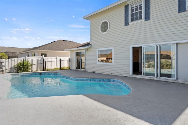 Waterfront Retreat | Pool & Private Dock - 팜 코스트