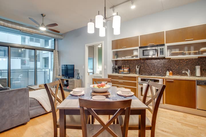 Near Fulton Market! Walkable West Loop Condo - Grant Park, IL