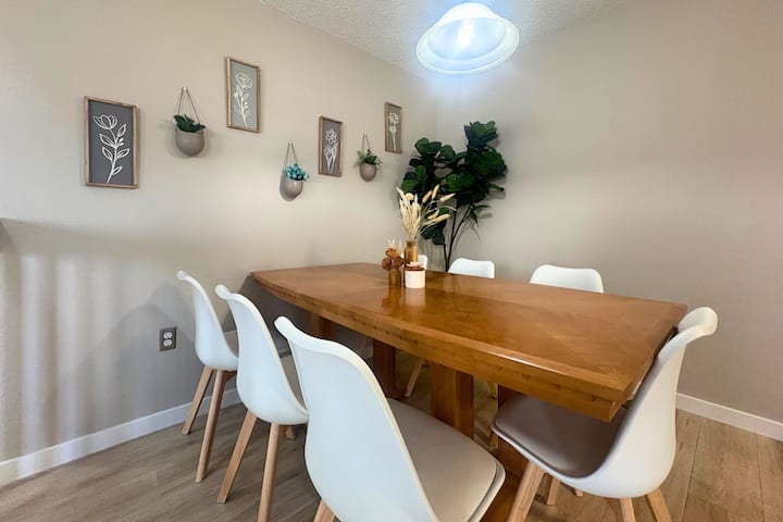 Chimney Park Retreat | King Suite + Fenced Yard - Greeley