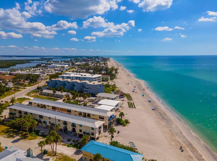 Sunburst Condo - Beach, Bay & Pool - Manasota Key, FL