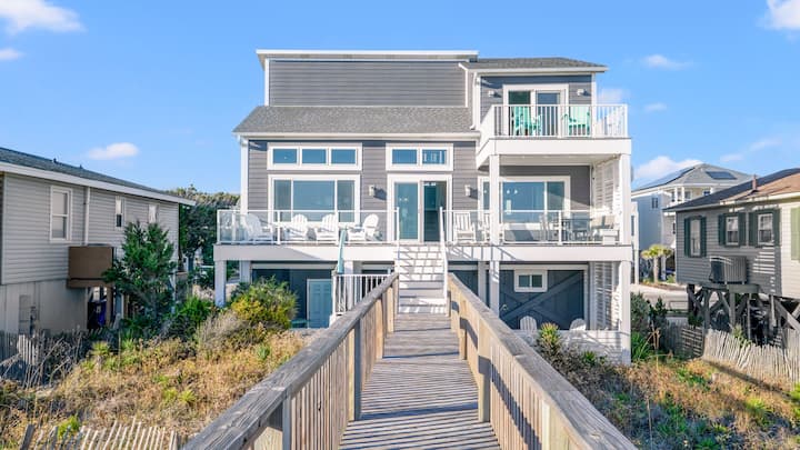 Oceanfront W/ Panoramic Ocean Views Sleeps 12-14! - Ocean Isle Beach, NC