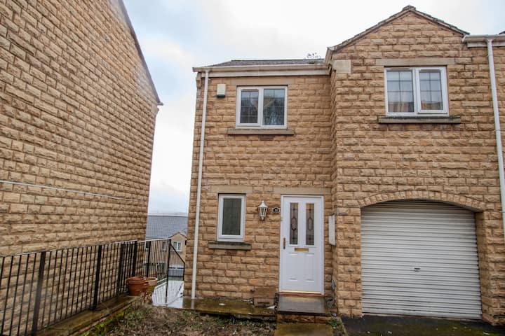 Spacious 3br Townhouse With Garden And Parking - Hebden Bridge