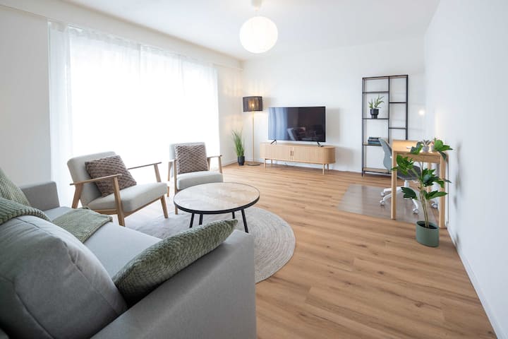 Stayy Rebensuite /Balcony /Parking /Wifi/ Kitchen - Canton de Zürich