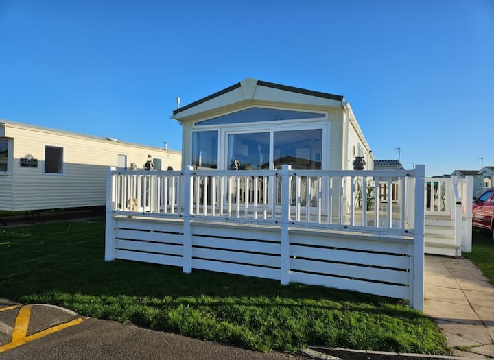 The Retreat Rivington - Lido Beach Prestatyn - Prestatyn