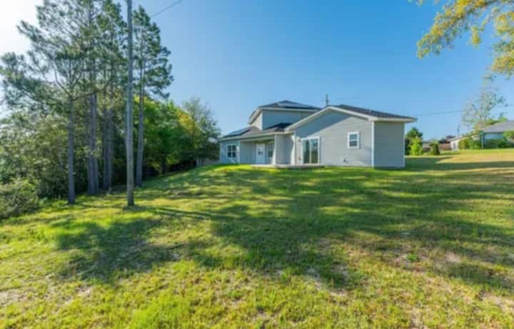 Modern Pine-scented Retreat – 30 Mins To Beach - Crestview, FL