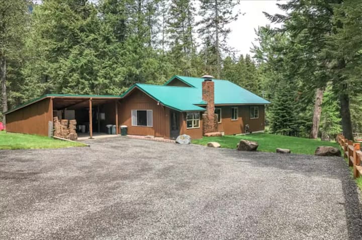 Peaceful Wallowa Lake Cabin Escape - Joseph, OR