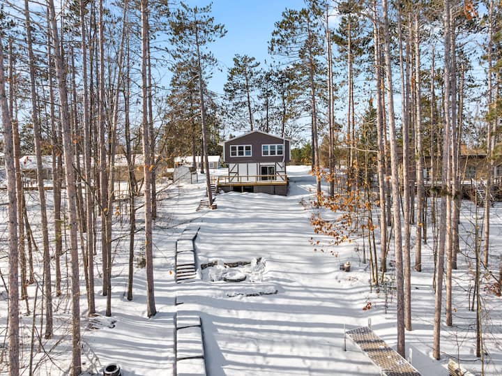 Sunrise Cottage On Dixon:  Sleeps 12 - Gaylord, MI