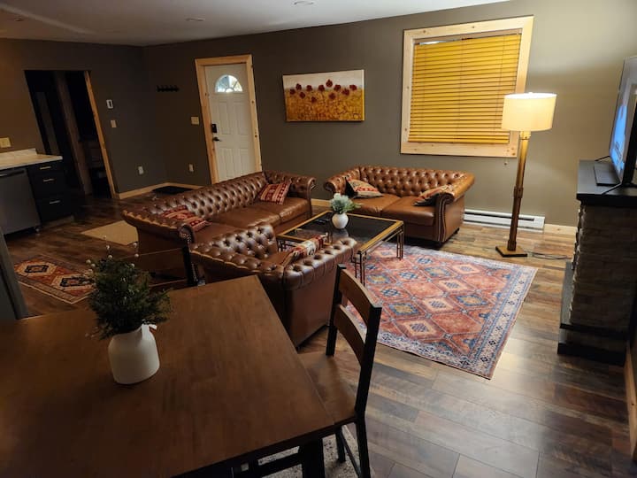 H2 - Two-bedroom Apartment - Lake Placid, NY