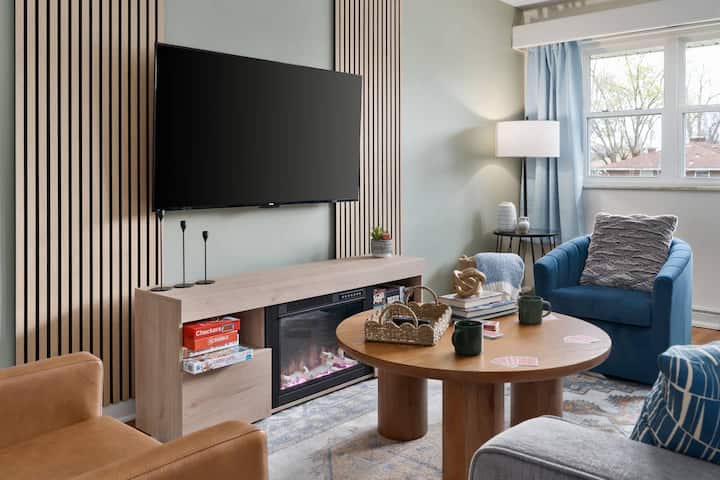 Pro Designed | King Bed | Fireplace | 30 Days - Polaris, OH