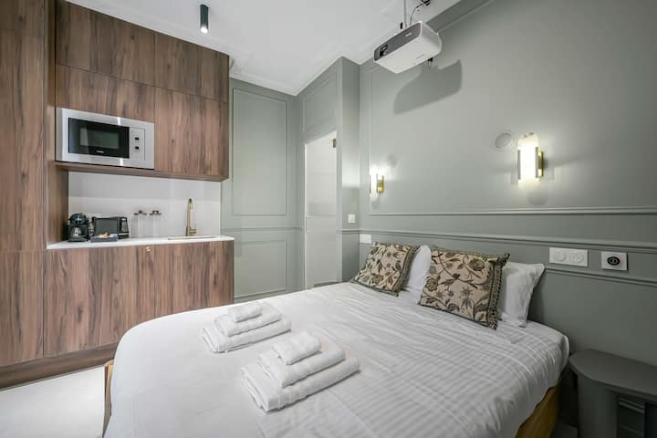 Suite Cinéma · Orly & Paris à 15 Min - Beauregard