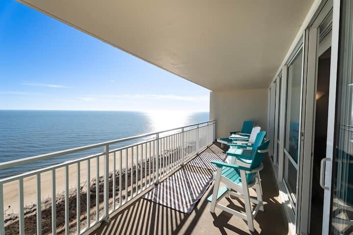 Oceanfront Carousel Condo • Beach Access Resort - Ocean City, MD
