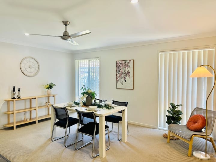 Spacious 4br Family Home- Close To Theme Parks - Jacobs Well