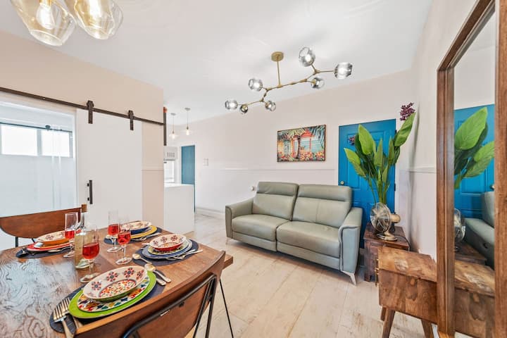 Tiny Magical Condo By Nobe Park & Beach - Surfside, FL