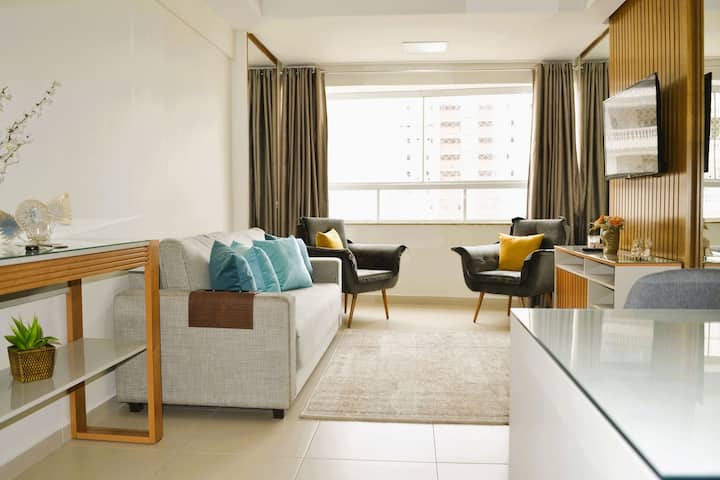 Near Hospitals, Modern Apt With Workspace, Garage - Goiânia