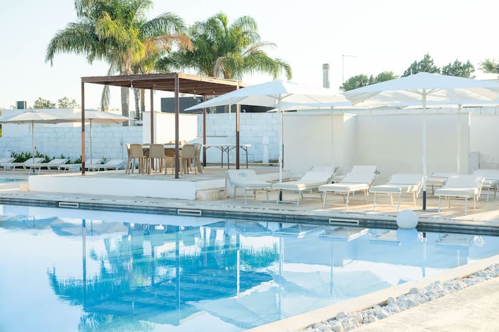 Boomerang Apartments 7 – Contemporary Pool Suite - Avetrana