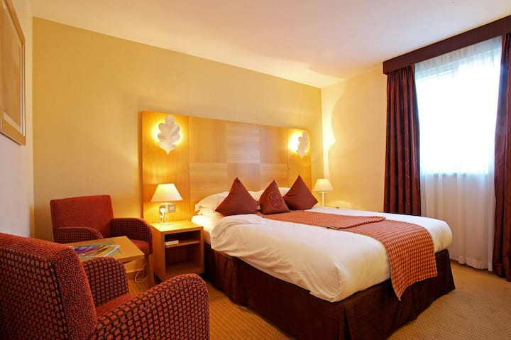 Hotel Near Pinewood Studios  - Double Room - Slough