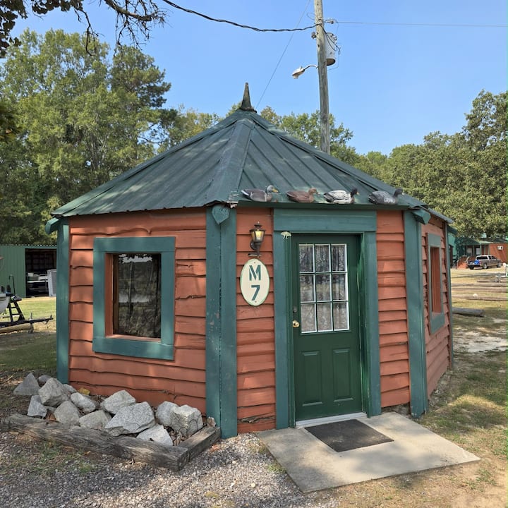 Charming Octagon Cabin For A Peaceful Escape - Lake Marion, SC