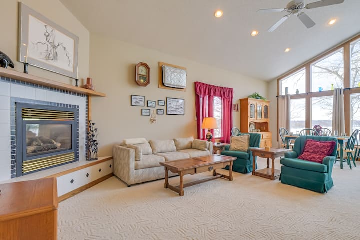 Lake Access W/ Dock! Hayward Cabin Hideaway - Chippewa Flowage, Hayward