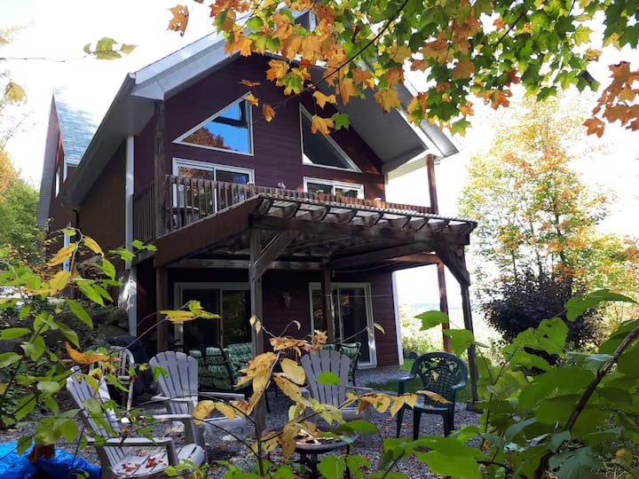 Cozy Chalet Near Québec City And Outdoor Fun - ストヌアム＝エ＝トゥーケズビュリー