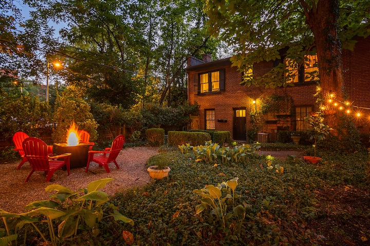 Old Louisville Carriage House - 6br/4ba 8beds! - ルイビル, KY