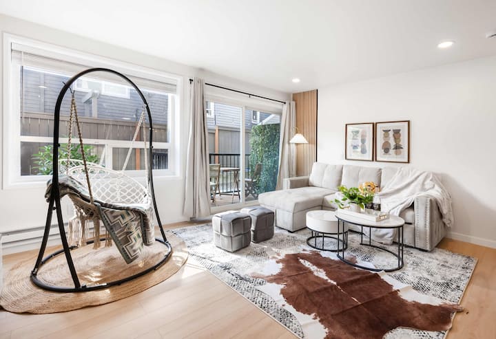 Brand New 2br Queen Anne Condo, Designer's Taste - Lumen Field
