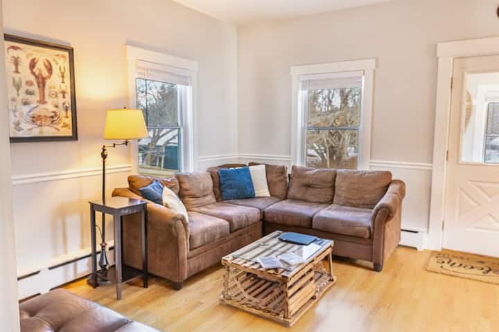 Updated 1900s Home With Fire Pit - Pet Friendly - Maine