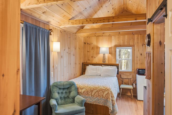 Hiker’s Retreat:pet-friendly Cabin In The Pines Ac - Bar Harbor, ME