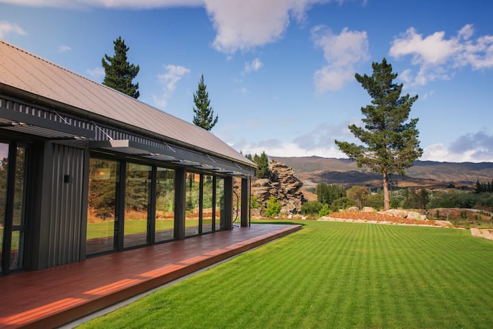 D&d Lodge | Central Otago Architectural Retreat - Alexandra