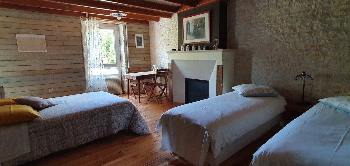 Chambre Églantine - Bed and Breakfasts à louer à Courçon, Nouvelle ...