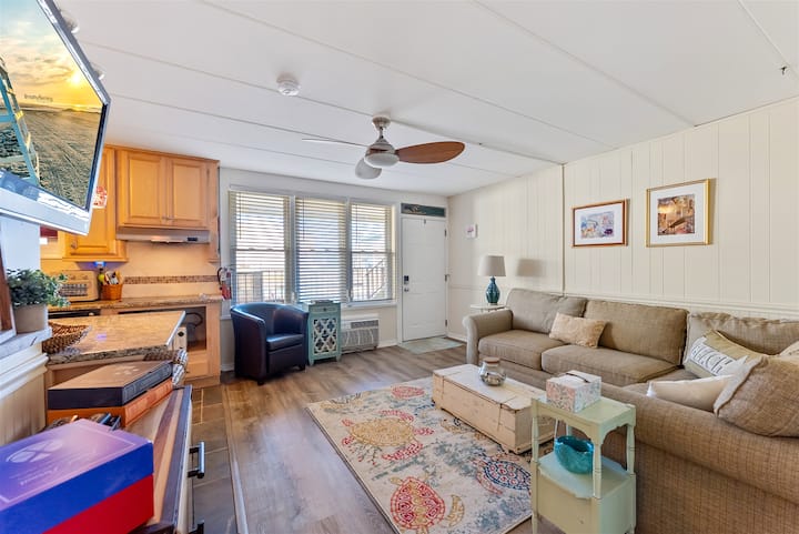 Surfside Getaway With Heated Pool & Bbq Grill - Stone Harbor, NJ