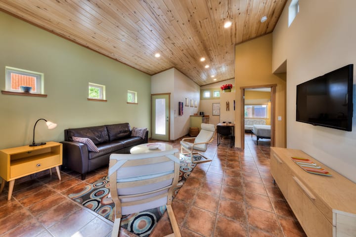 The Wingate Flat #4 Your Downtown Moab Basecamp - Moab, UT