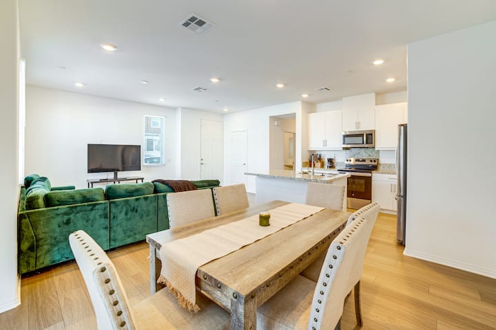 Family Getaway W/ Pool, 8 Mi To Lake Elsinore! - Murrieta, CA