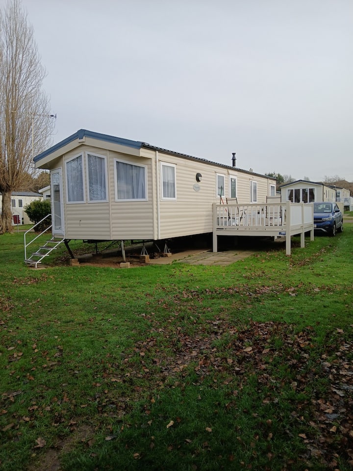 Delightful 2 Bedroom Caravan En Suite No Pets - Hunstanton
