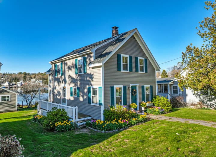 Sea Street Retreat | Waterfront Cottage | Downtown - Boothbay Harbor, ME
