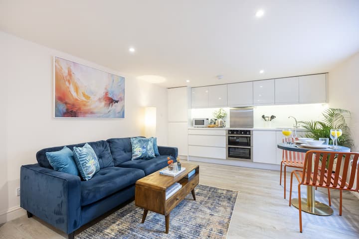 Stylish 1-bed-appartement-vue Sur Rue-salle De Bai - Cheltenham