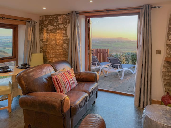 Pengenna Parlour - Apartment With Country/sea View - Bude